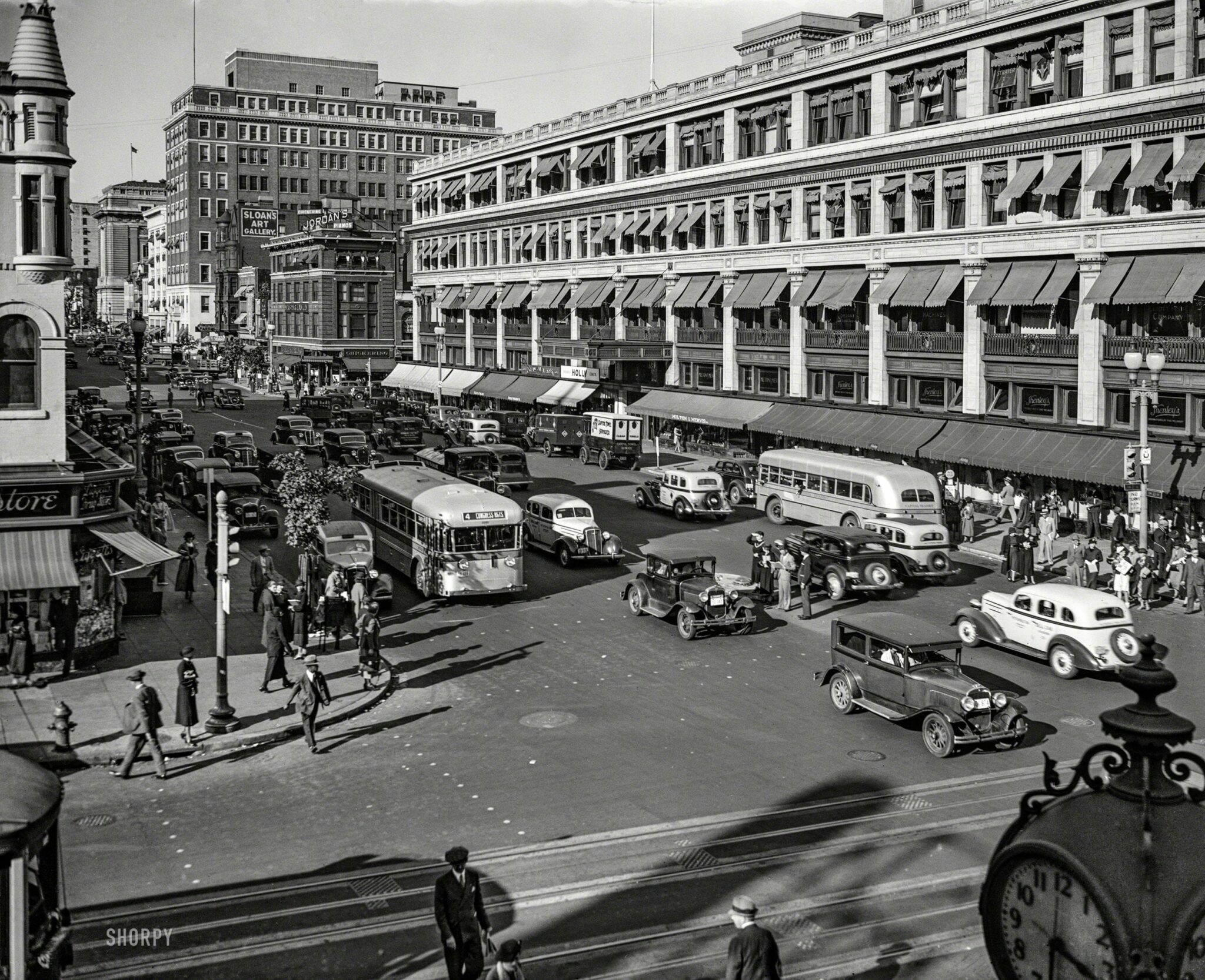 A Fascinating Look at Washington DC in 1935: The Intersection of 13th ...